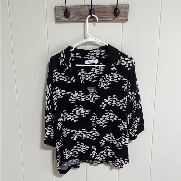 Ava Sky | Tops | Ava Skyfighting Eel Black And White Fish Button Down ...